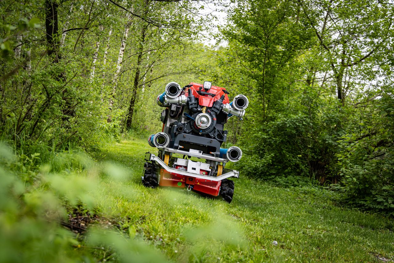 Rosenbauer E-Mobility | Why e-mobility.