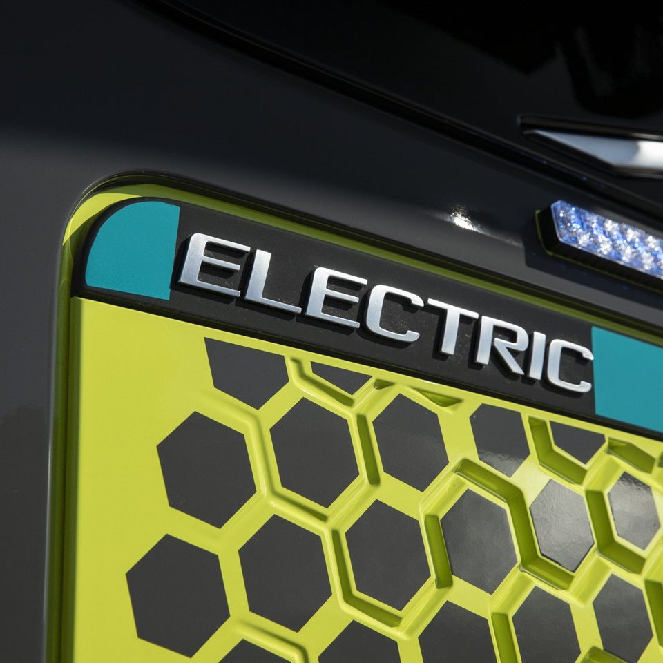 Rosenbauer & alternative drive: The answer is electric.
